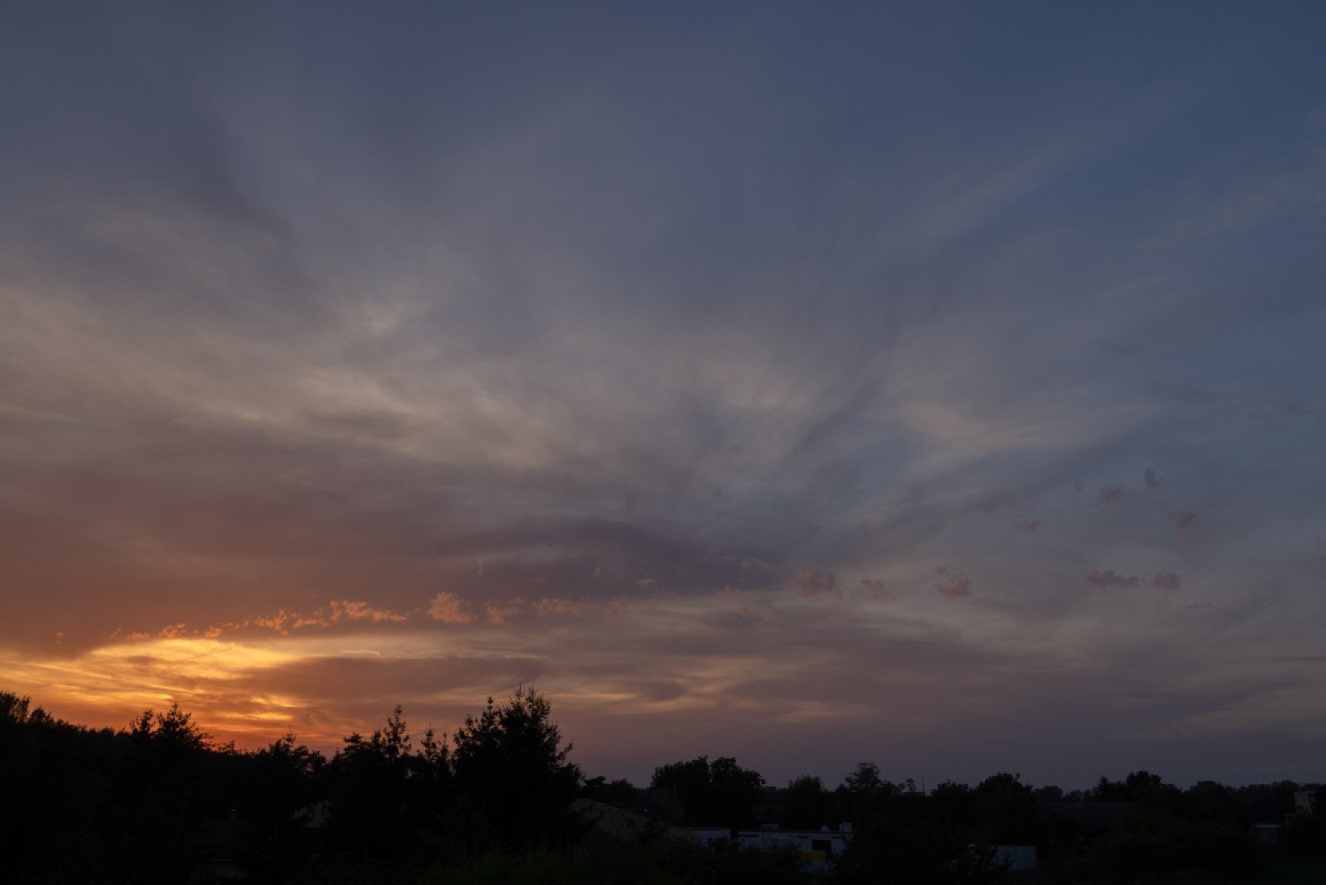 Photo #3833 with sky, clouds, medium-clouds, dusk, sunset, sun | FlyingArchitecture